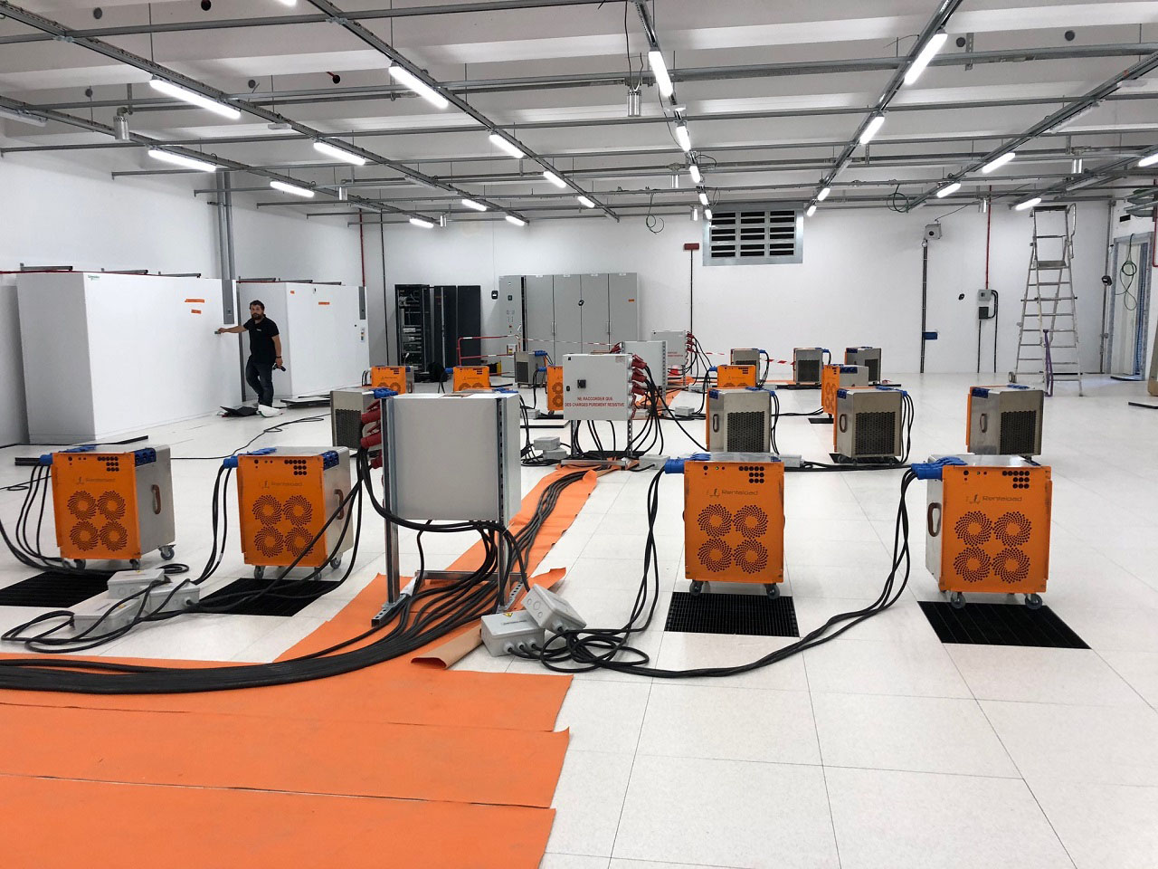 3 datacenters Interxion à Marseille pour créer le 5e hub numérique en ...